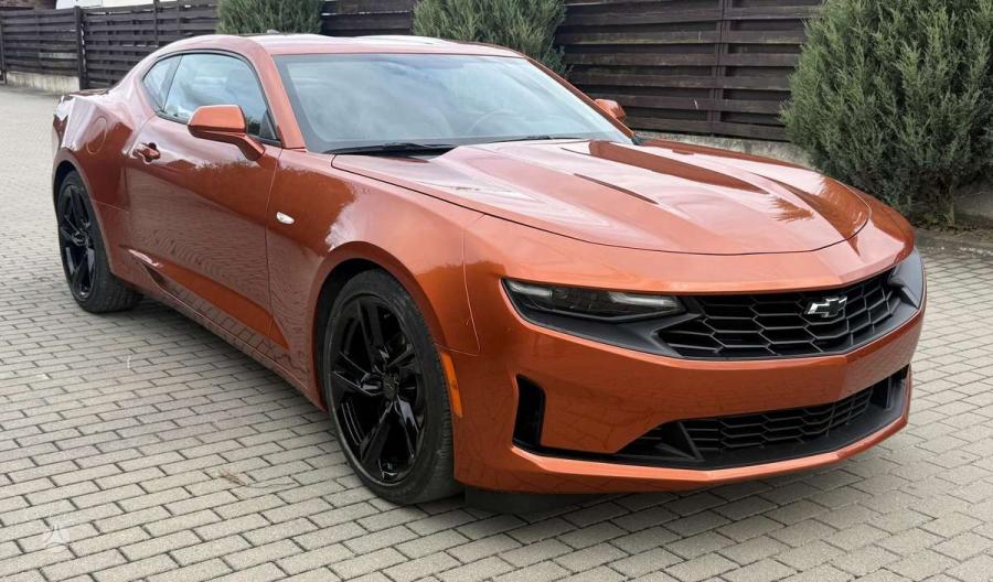 Oranžs Chevrolet Camaro 2022 Kauņa, ar dzinēja tilpumu 2.00 L un nobraukumu 33 tūkst. km par 26500 €, foto 1 vietnē AUTOMOTO.COM.LV