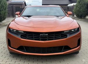 Oranžs Chevrolet Camaro 2022 Kauņa, ar dzinēja tilpumu 2.00 L un nobraukumu 33 tūkst. km par 26500 €, foto 3 vietnē AUTOMOTO.COM.LV