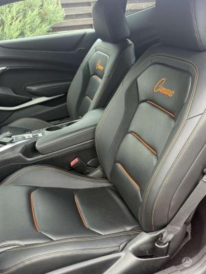 Oranžs Chevrolet Camaro 2022 Kauņa, ar dzinēja tilpumu 2.00 L un nobraukumu 33 tūkst. km par 26500 €, foto 8 vietnē AUTOMOTO.COM.LV