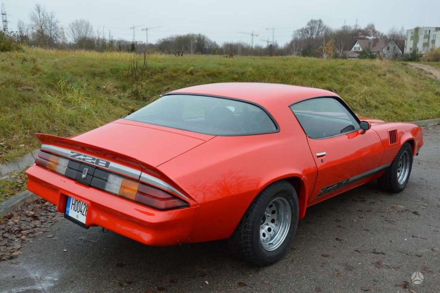 Red Chevrolet Camaro 1979 in Vilnius, with an engine capacity of 4.07 L and mileage of 2 thousand km for 22000 €, photo 3 on AUTOMOTO.COM.LV