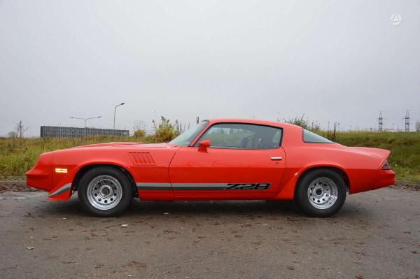 Red Chevrolet Camaro 1979 in Vilnius, with an engine capacity of 4.07 L and mileage of 2 thousand km for 22000 €, photo 4 on AUTOMOTO.COM.LV