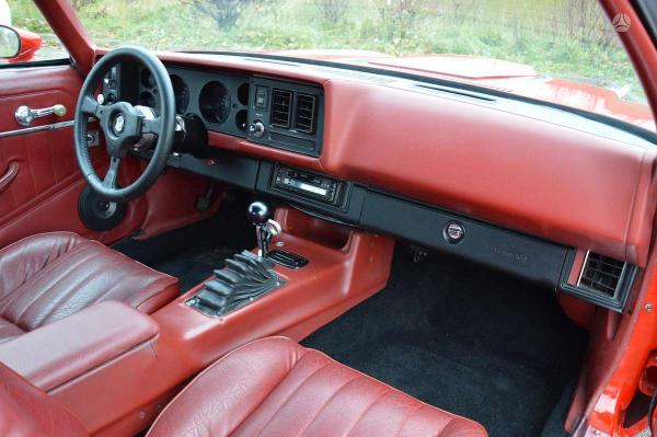 Red Chevrolet Camaro 1979 in Vilnius, with an engine capacity of 4.07 L and mileage of 2 thousand km for 22000 €, photo 9 on AUTOMOTO.COM.LV