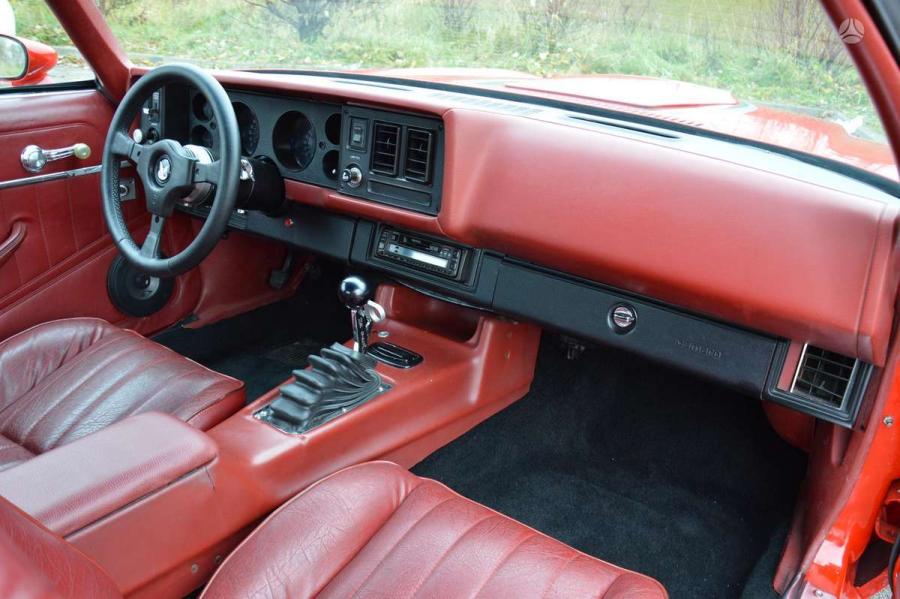 Red Chevrolet Camaro 1979 in Vilnius, with an engine capacity of 4.07 L and mileage of 2 thousand km for 22000 €, photo 10 on AUTOMOTO.COM.LV