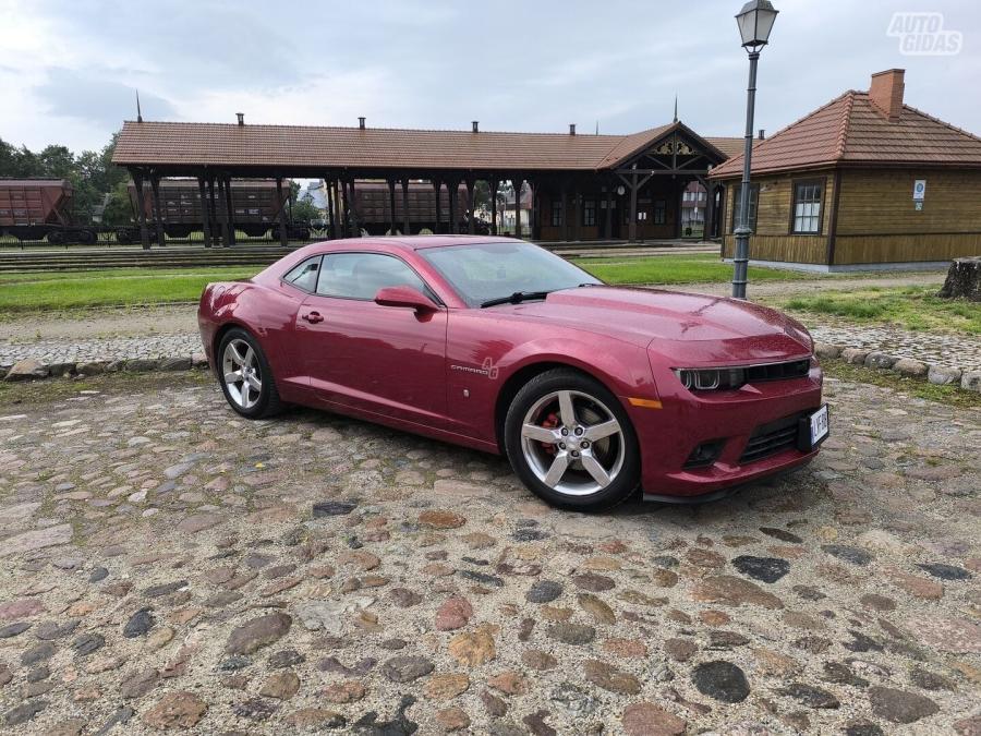 Sarkans Chevrolet Camaro 2015 Panevēža, ar dzinēja tilpumu 3.60 L un nobraukumu 210 tūkst. km par 11000 €, foto 1 vietnē AUTOMOTO.COM.LV