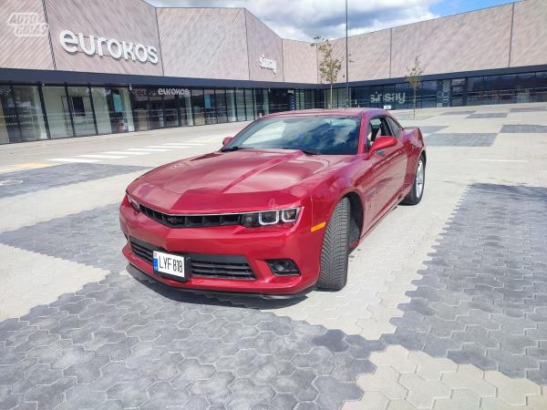 Sarkans Chevrolet Camaro 2015 Panevēža, ar dzinēja tilpumu 3.60 L un nobraukumu 210 tūkst. km par 11000 €, foto 2 vietnē AUTOMOTO.COM.LV