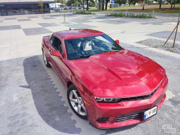 Sarkans Chevrolet Camaro 2015 Panevēža, ar dzinēja tilpumu 3.60 L un nobraukumu 210 tūkst. km par 11000 €, foto 5 vietnē AUTOMOTO.COM.LV