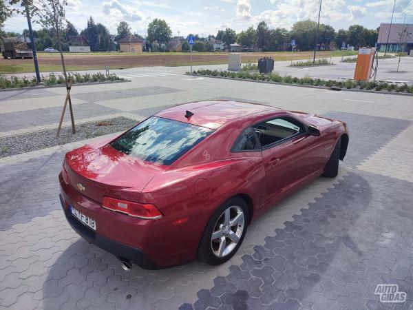Sarkans Chevrolet Camaro 2015 Panevēža, ar dzinēja tilpumu 3.60 L un nobraukumu 210 tūkst. km par 11000 €, foto 6 vietnē AUTOMOTO.COM.LV
