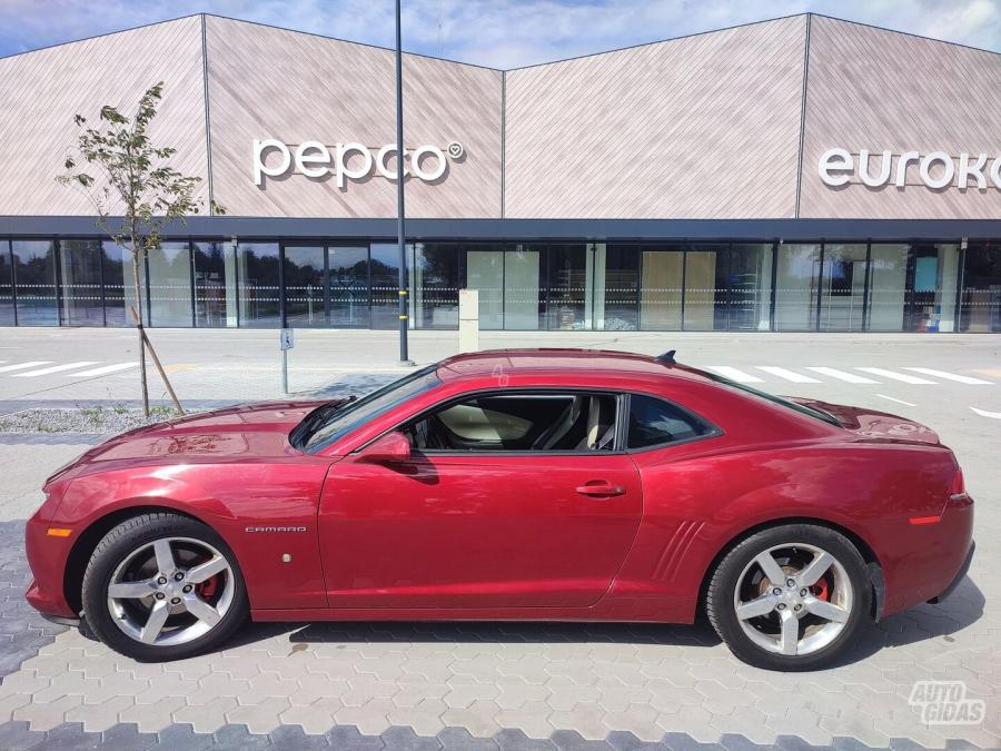 Sarkans Chevrolet Camaro 2015 Panevēža, ar dzinēja tilpumu 3.60 L un nobraukumu 210 tūkst. km par 11000 €, foto 10 vietnē AUTOMOTO.COM.LV