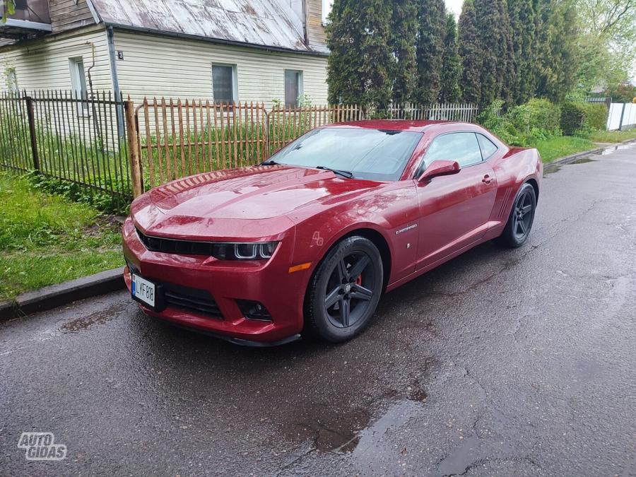 Sarkans Chevrolet Camaro 2015 Panevēža, ar dzinēja tilpumu 3.60 L un nobraukumu 210 tūkst. km par 11000 €, foto 17 vietnē AUTOMOTO.COM.LV
