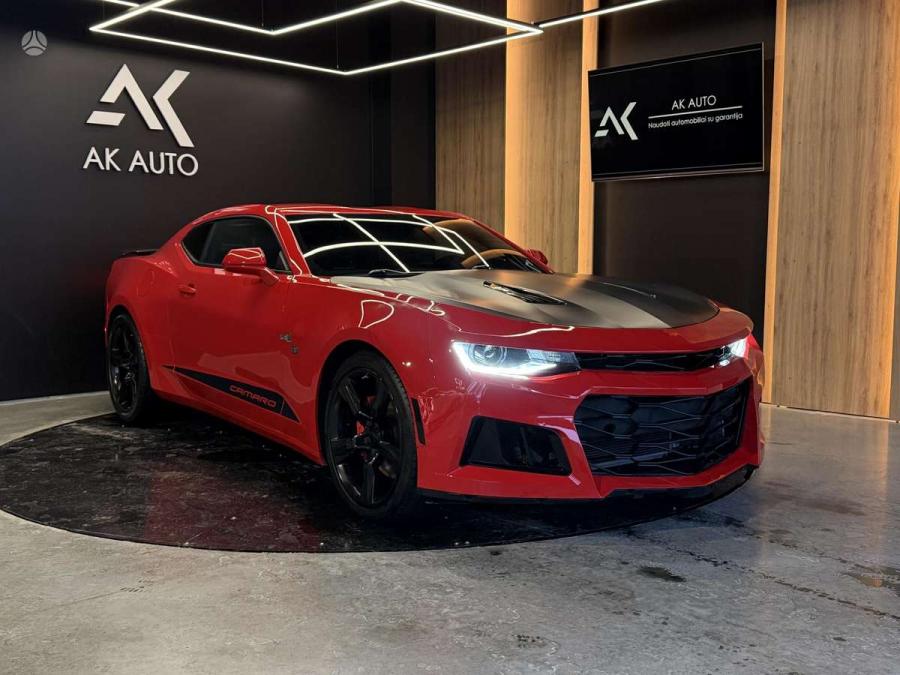 Red Chevrolet Camaro 2016 in Kaunas, with an engine capacity of 6.16 L and mileage of 80 thousand km for 24990 €, photo 2 on AUTOMOTO.COM.LV