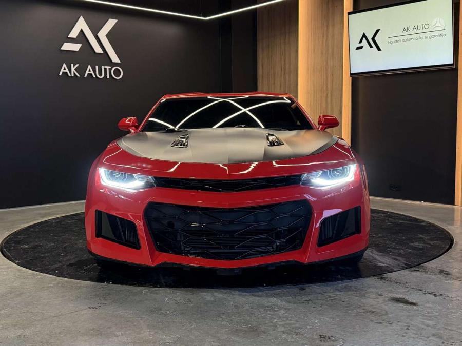 Red Chevrolet Camaro 2016 in Kaunas, with an engine capacity of 6.16 L and mileage of 80 thousand km for 24990 €, photo 4 on AUTOMOTO.COM.LV