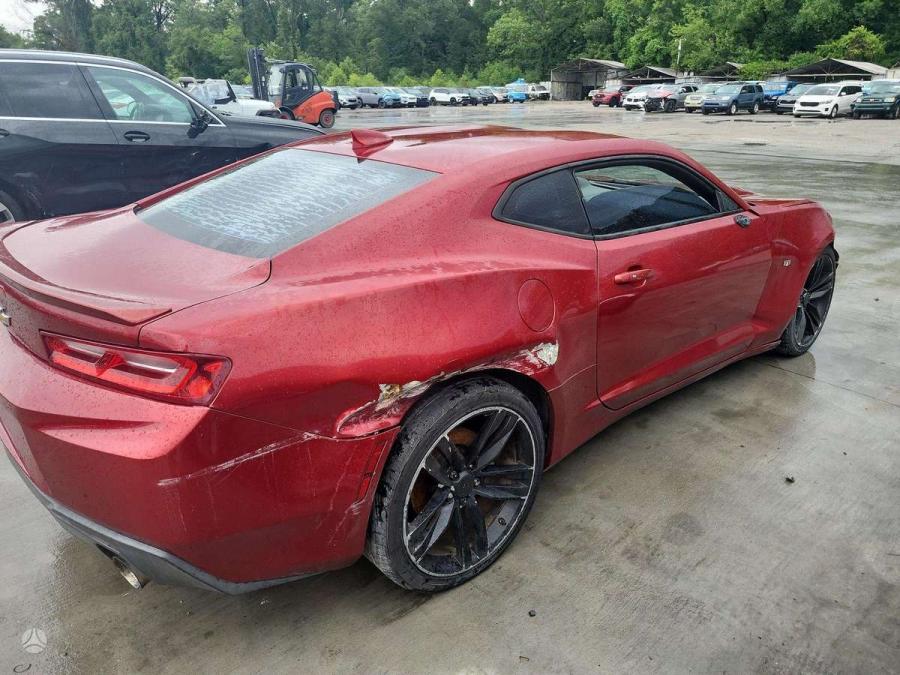 Sarkans Chevrolet Camaro 2016 Klaipėda, ar dzinēja tilpumu 3.60 L un nobraukumu 218 tūkst. km par 7500 €, foto 5 vietnē AUTOMOTO.COM.LV