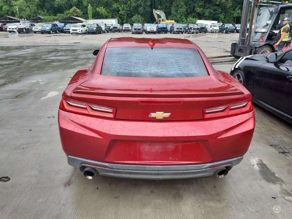 Red Chevrolet Camaro 2016 in Klaipeda, with an engine capacity of 3.60 L and mileage of 218 thousand km for 7500 €, photo 5 on AUTOMOTO.COM.LV