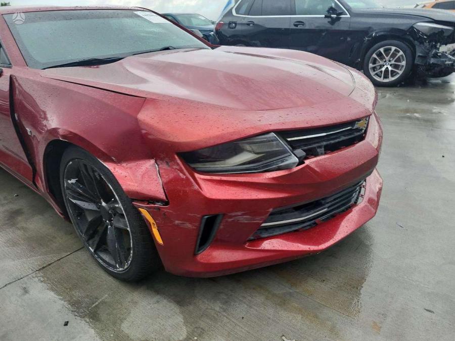 Sarkans Chevrolet Camaro 2016 Klaipėda, ar dzinēja tilpumu 3.60 L un nobraukumu 218 tūkst. km par 7500 €, foto 8 vietnē AUTOMOTO.COM.LV