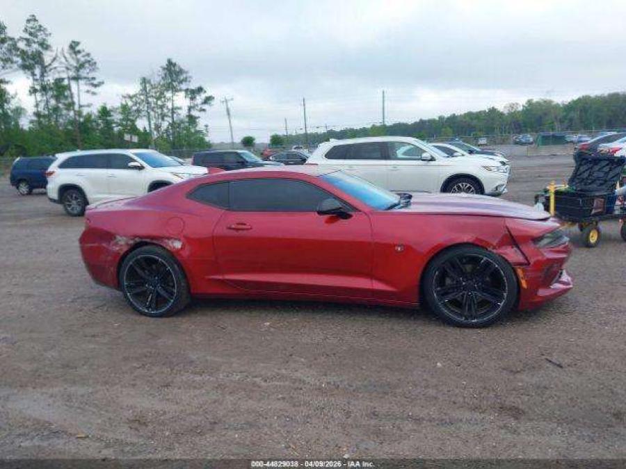 Sarkans Chevrolet Camaro 2016 Klaipėda, ar dzinēja tilpumu 3.60 L un nobraukumu 218 tūkst. km par 7500 €, foto 21 vietnē AUTOMOTO.COM.LV