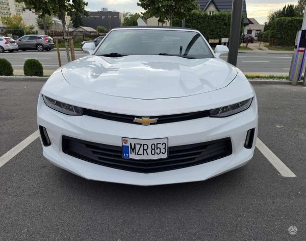 Шевроле Камаро 2018 в Каунас на AUTOMOTO.COM.LV Белый Шевроле Камаро 2018 в Каунас, объемом двигателя 2.00 л и пробегом 135 тыс. км за 17700 €, фото 3 на AUTOMOTO.COM.LV