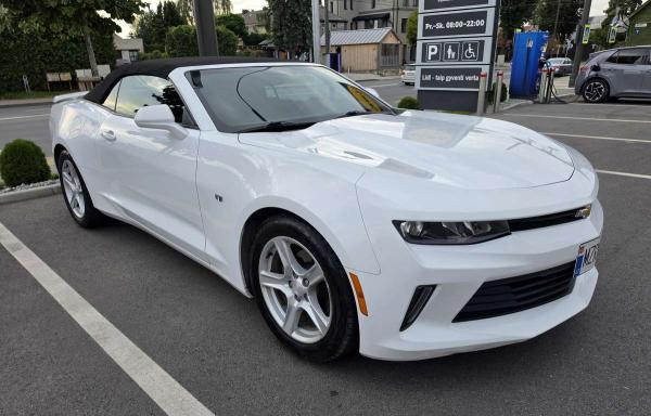 Шевроле Камаро 2018 в Каунас на AUTOMOTO.COM.LV Белый Шевроле Камаро 2018 в Каунас, объемом двигателя 2.00 л и пробегом 135 тыс. км за 17700 €, фото 4 на AUTOMOTO.COM.LV