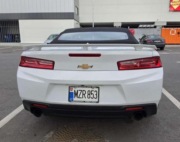 Шевроле Камаро 2018 в Каунас на AUTOMOTO.COM.LV Белый Шевроле Камаро 2018 в Каунас, объемом двигателя 2.00 л и пробегом 135 тыс. км за 17700 €, фото 11 на AUTOMOTO.COM.LV
