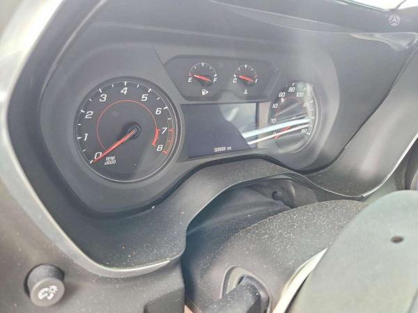 White Chevrolet Camaro 2019 in Ukmerge, with an engine capacity of 3.60 L and mileage of 149 thousand km for 5990 €, photo 9 on AUTOMOTO.COM.LV
