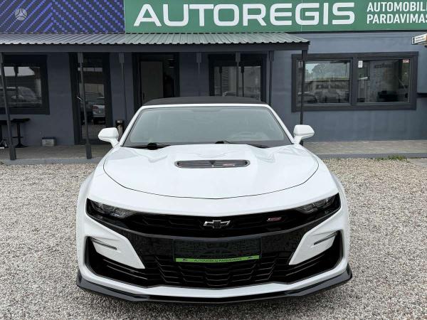 Balts Chevrolet Camaro 2022 Kretinga, ar dzinēja tilpumu 6.20 L un nobraukumu 73 tūkst. km par 30999 €, foto 2 vietnē AUTOMOTO.COM.LV