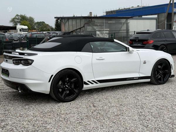 Balts Chevrolet Camaro 2022 Kretinga, ar dzinēja tilpumu 6.20 L un nobraukumu 73 tūkst. km par 30999 €, foto 10 vietnē AUTOMOTO.COM.LV