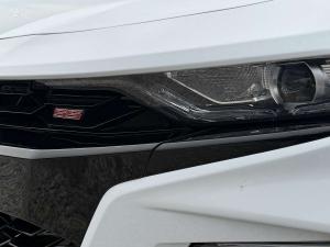 Balts Chevrolet Camaro 2022 Kretinga, ar dzinēja tilpumu 6.20 L un nobraukumu 73 tūkst. km par 30999 €, foto 13 vietnē AUTOMOTO.COM.LV