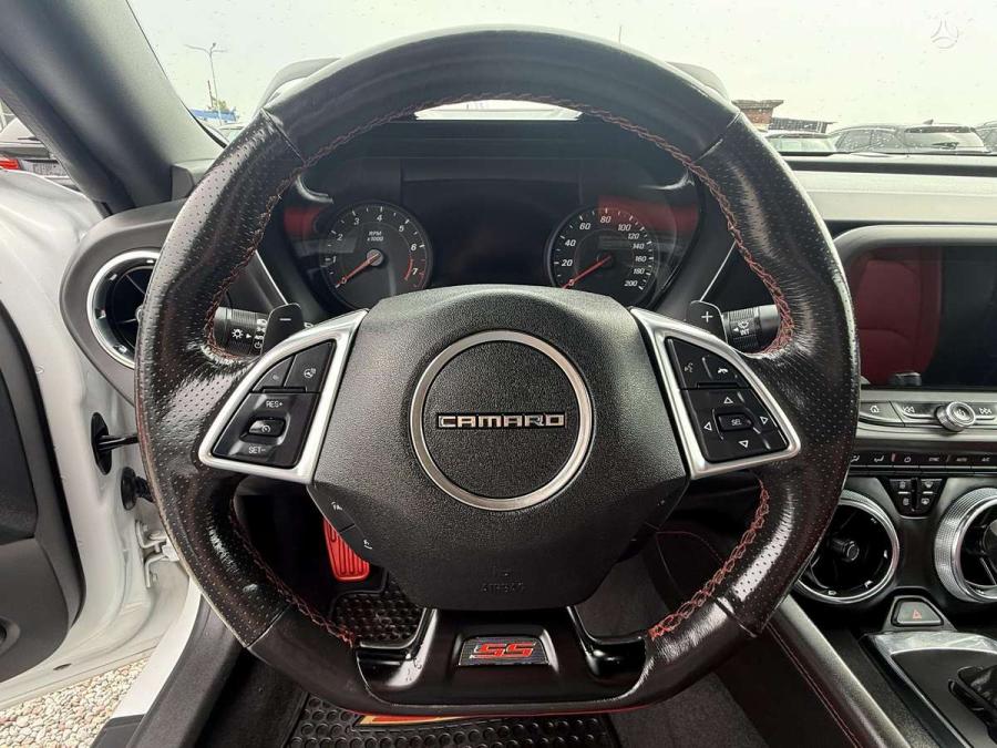 Balts Chevrolet Camaro 2022 Kretinga, ar dzinēja tilpumu 6.20 L un nobraukumu 73 tūkst. km par 30999 €, foto 21 vietnē AUTOMOTO.COM.LV