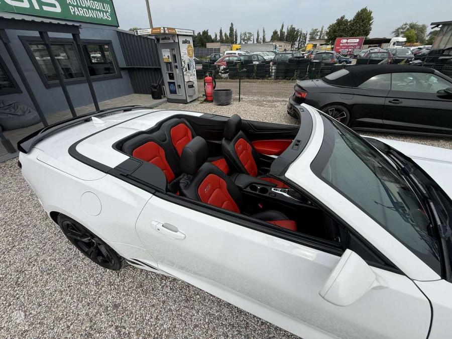 Balts Chevrolet Camaro 2022 Kretinga, ar dzinēja tilpumu 6.20 L un nobraukumu 73 tūkst. km par 30999 €, foto 30 vietnē AUTOMOTO.COM.LV