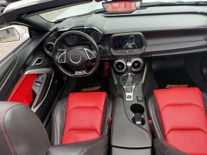 Balts Chevrolet Camaro 2022 Kretinga, ar dzinēja tilpumu 6.20 L un nobraukumu 73 tūkst. km par 30999 €, foto 32 vietnē AUTOMOTO.COM.LV