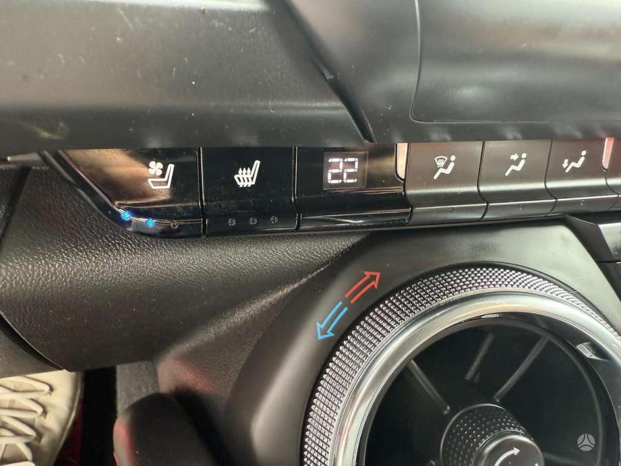 Balts Chevrolet Camaro 2022 Kretinga, ar dzinēja tilpumu 6.20 L un nobraukumu 73 tūkst. km par 30999 €, foto 34 vietnē AUTOMOTO.COM.LV