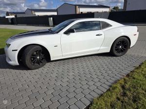 White Chevrolet Camaro 2014 in Klaipeda, with an engine capacity of 3.60 L and mileage of 159 thousand km for 9000 €, photo 3 on AUTOMOTO.COM.LV