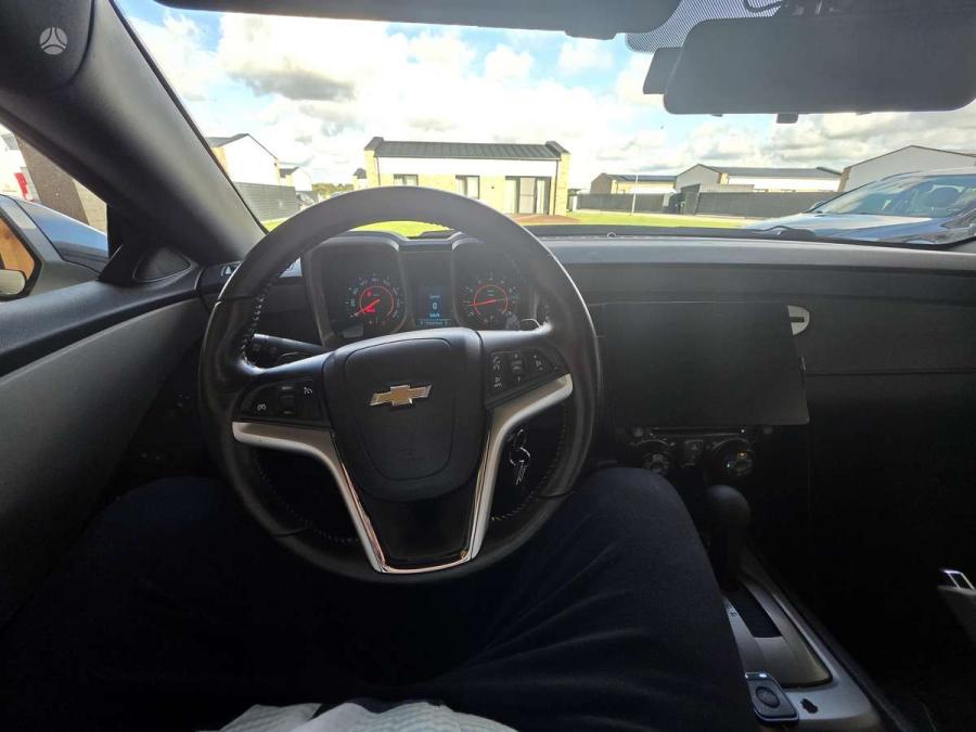 White Chevrolet Camaro 2014 in Klaipeda, with an engine capacity of 3.60 L and mileage of 159 thousand km for 9000 €, photo 13 on AUTOMOTO.COM.LV