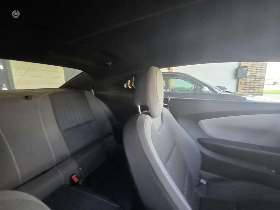 White Chevrolet Camaro 2014 in Klaipeda, with an engine capacity of 3.60 L and mileage of 159 thousand km for 9000 €, photo 15 on AUTOMOTO.COM.LV
