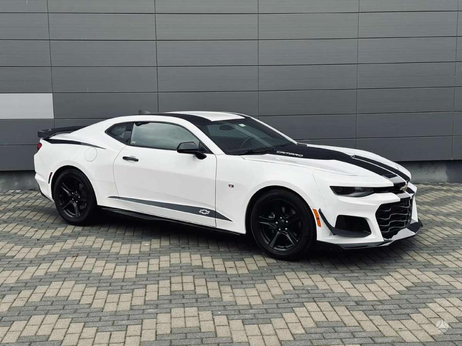 Balts Chevrolet Camaro 2020 Šauļi, ar dzinēja tilpumu 3.60 L un nobraukumu 73 tūkst. km par 22000 €, foto 2 vietnē AUTOMOTO.COM.LV