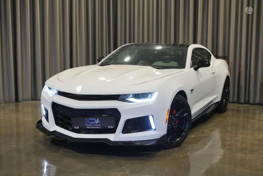 White Chevrolet Camaro 2021 in Marijampole, with an engine capacity of 3.56 L and mileage of 17 thousand km for 29850 €, photo 4 on AUTOMOTO.COM.LV