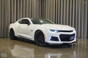 Balts Chevrolet Camaro 2021 Marijampole, ar dzinēja tilpumu 3.60 L un nobraukumu 17 tūkst. km par 29850 €, foto  vietnē AUTOMOTO.COM.LV
