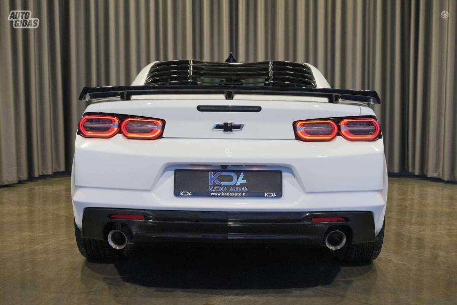 Balts Chevrolet Camaro 2021 Marijampole, ar dzinēja tilpumu 3.60 L un nobraukumu 17 tūkst. km par 27950 €, foto 10 vietnē AUTOMOTO.COM.LV