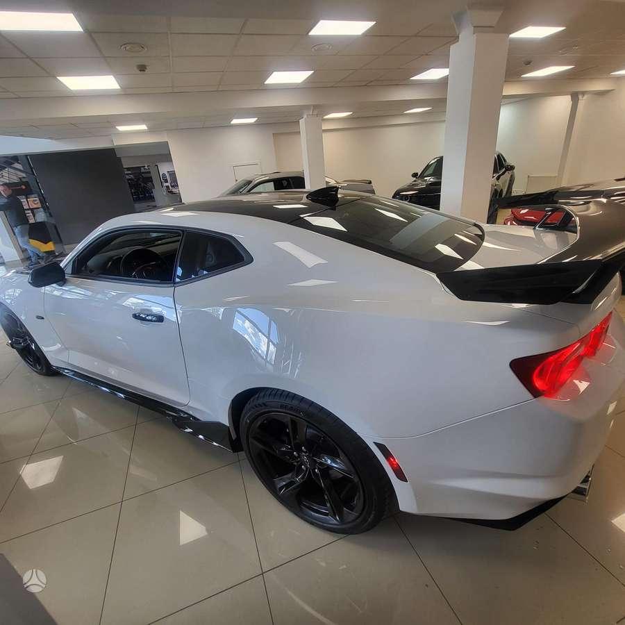 Balts Chevrolet Camaro 2022 Šauļi, ar dzinēja tilpumu 2.00 L un nobraukumu 6 tūkst. km par 27700 €, foto 9 vietnē AUTOMOTO.COM.LV