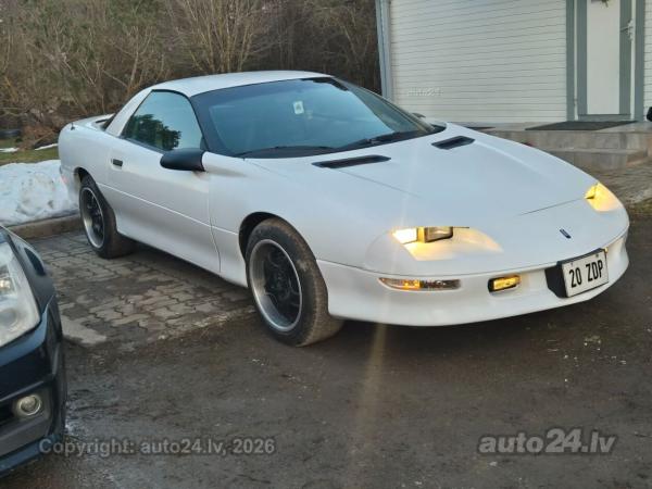 Balts Chevrolet Camaro 1995 Tallina, ar dzinēja tilpumu 3.40 L un nobraukumu 138 tūkst. km par 7000 €, foto 3 vietnē AUTOMOTO.COM.LV