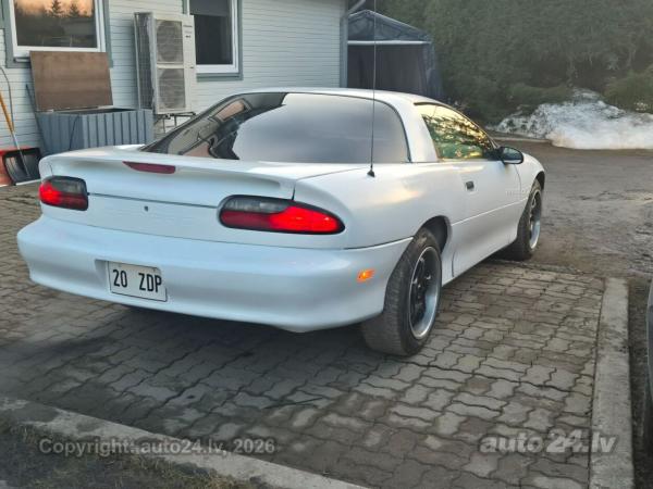 Balts Chevrolet Camaro 1995 Tallina, ar dzinēja tilpumu 3.40 L un nobraukumu 138 tūkst. km par 7000 €, foto 4 vietnē AUTOMOTO.COM.LV