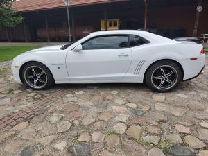Balts Chevrolet Camaro 2015 Panevēža, ar dzinēja tilpumu 3.60 L un nobraukumu 88 tūkst. km par 14000 €, foto 4 vietnē AUTOMOTO.COM.LV