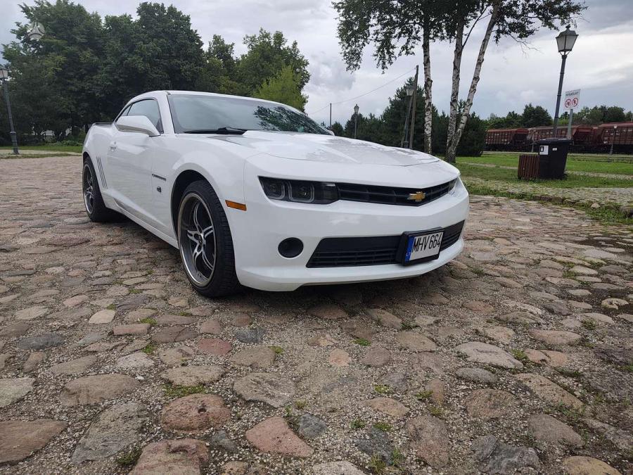 Balts Chevrolet Camaro 2015 Panevēža, ar dzinēja tilpumu 3.60 L un nobraukumu 88 tūkst. km par 14000 €, foto 10 vietnē AUTOMOTO.COM.LV
