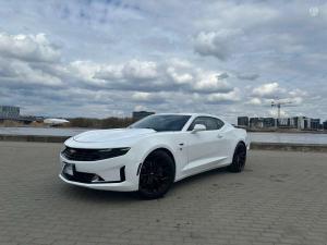 Balts Chevrolet Camaro 2019 Kauņa, ar dzinēja tilpumu 2.00 L un nobraukumu 105 tūkst. km par 15900 €, foto 3 vietnē AUTOMOTO.COM.LV