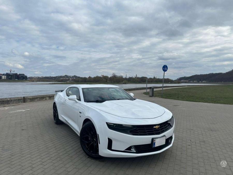 Balts Chevrolet Camaro 2019 Kauņa, ar dzinēja tilpumu 2.00 L un nobraukumu 105 tūkst. km par 15900 €, foto 4 vietnē AUTOMOTO.COM.LV