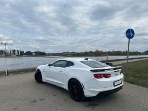 Balts Chevrolet Camaro 2019 Kauņa, ar dzinēja tilpumu 2.00 L un nobraukumu 105 tūkst. km par 15900 €, foto 7 vietnē AUTOMOTO.COM.LV