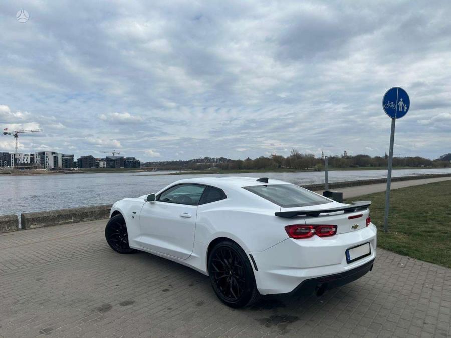 Balts Chevrolet Camaro 2019 Kauņa, ar dzinēja tilpumu 2.00 L un nobraukumu 105 tūkst. km par 15900 €, foto 7 vietnē AUTOMOTO.COM.LV