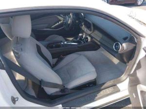 Balts Chevrolet Camaro 2019 Klaipėda, ar dzinēja tilpumu 3.60 L un nobraukumu 187 tūkst. km par 7050 €, foto 12 vietnē AUTOMOTO.COM.LV