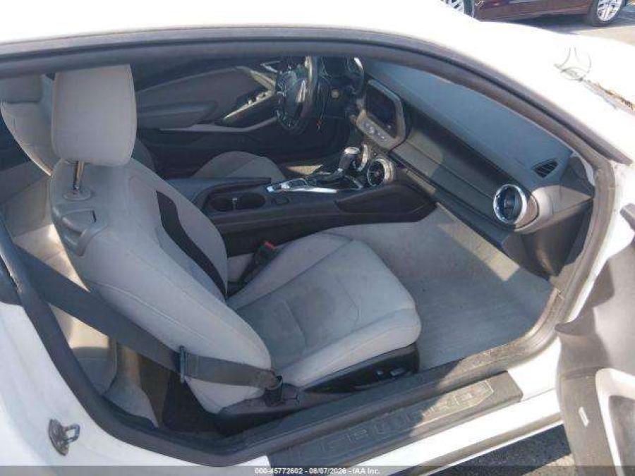 Balts Chevrolet Camaro 2019 Klaipėda, ar dzinēja tilpumu 3.60 L un nobraukumu 187 tūkst. km par 7050 €, foto 12 vietnē AUTOMOTO.COM.LV