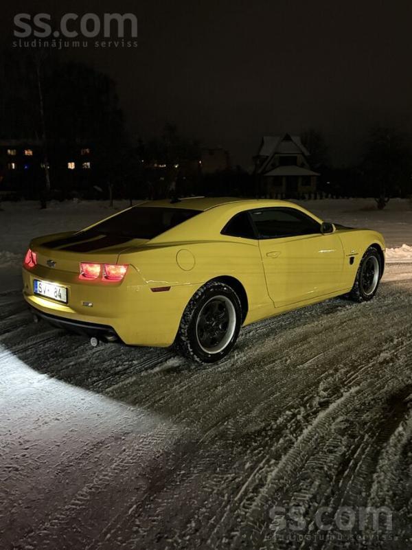 Dzeltens Chevrolet Camaro 2010 Ogre, ar dzinēja tilpumu 3.60 L un nobraukumu 234 tūkst. km par 11999 €, foto 2 vietnē AUTOMOTO.COM.LV