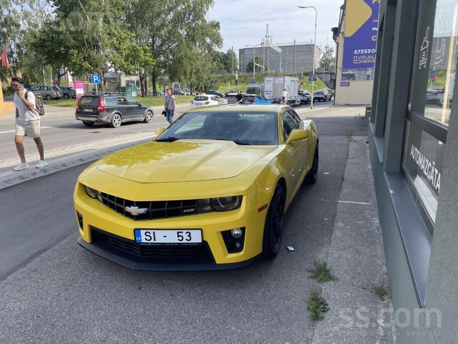 Желтый Шевроле Камаро 2012 в Рига, объемом двигателя 3.60 л и пробегом 94 тыс. км за 12750 €, фото 1 на AUTOMOTO.COM.LV